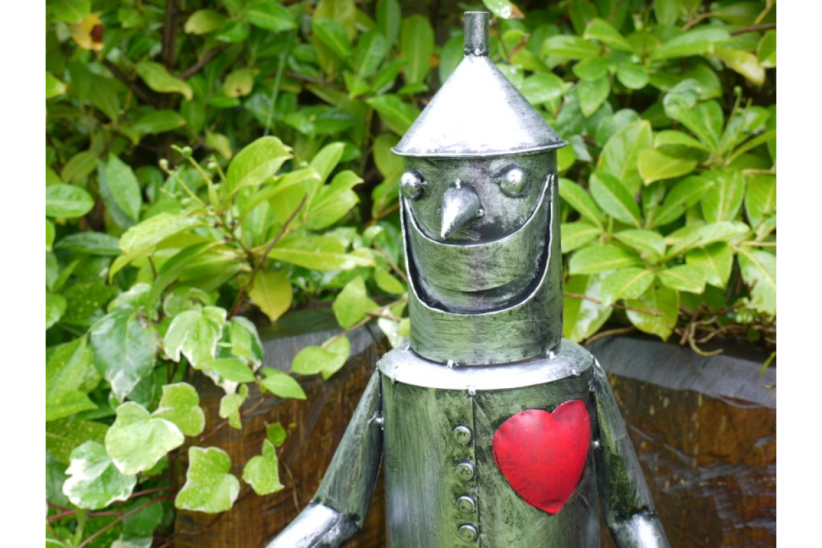 Tin Man Statue Metal Garden Ornament Wizard of Oz Silver & Red Heart ...